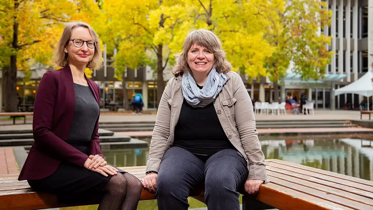 Faculty Success with Erin E. Kelly and Sara Humphreys: Open access for all - Libraries - UVic